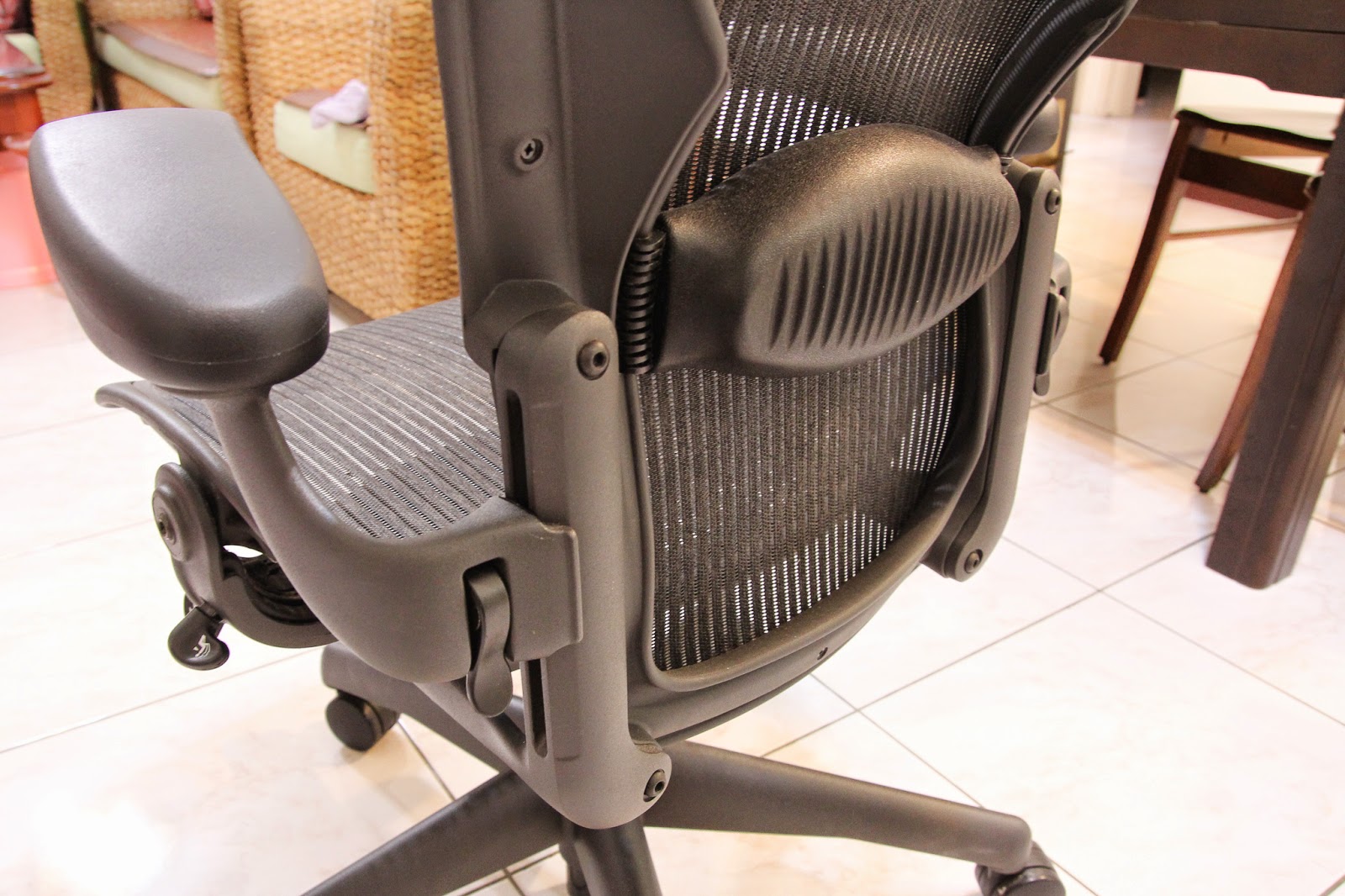 《開箱文》教你購買套件升級 PostureFit (for Herman Miller Aeron 全功能人體工學電腦椅) – 查克的吃喝玩樂